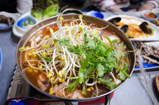 Resep Steamboat Kuah Tomyam yang Super Nikmat dan Hangatkan | IDN Times ...