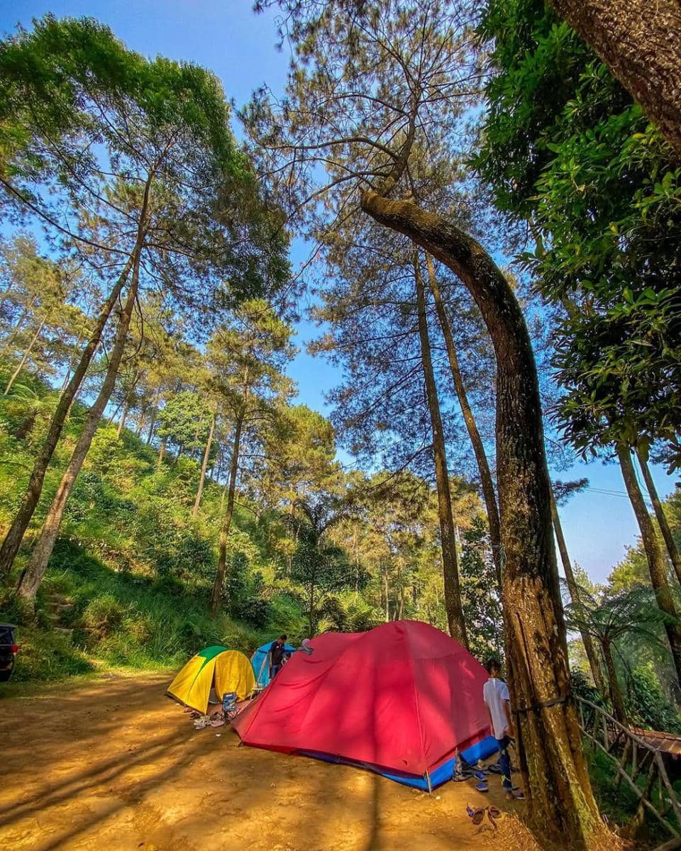 5 Rekomendasi Spot Camping Dekat Sungai di Bogor, Sejuk! | IDN Times