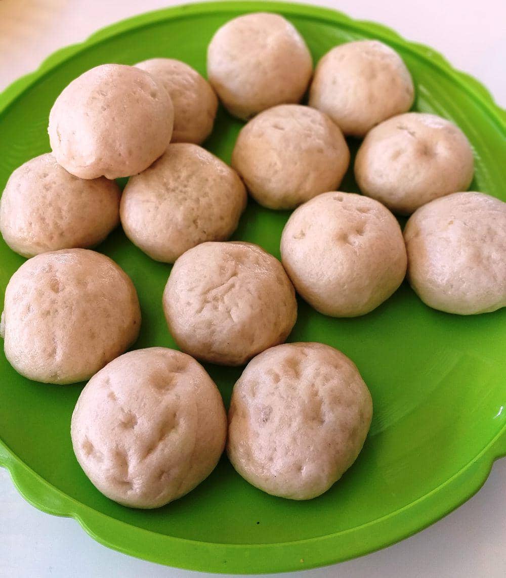 Resep Kue Basah dengan Isian Unti Kelapa Manis Legit | IDN Times