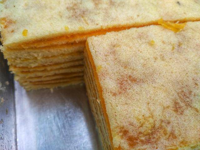 Daftar Menu dan Harga Lapis Legit Anggrek Viral | IDN Times