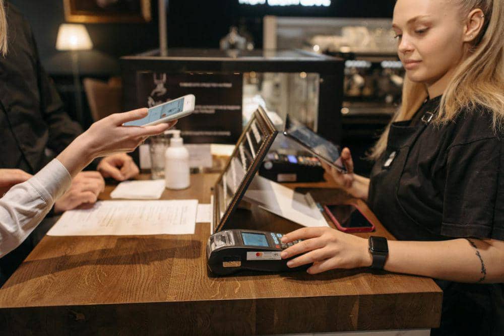 Apa Itu E-Wallet? Solusi Praktis untuk Transaksi Sehari-hari | IDN Times