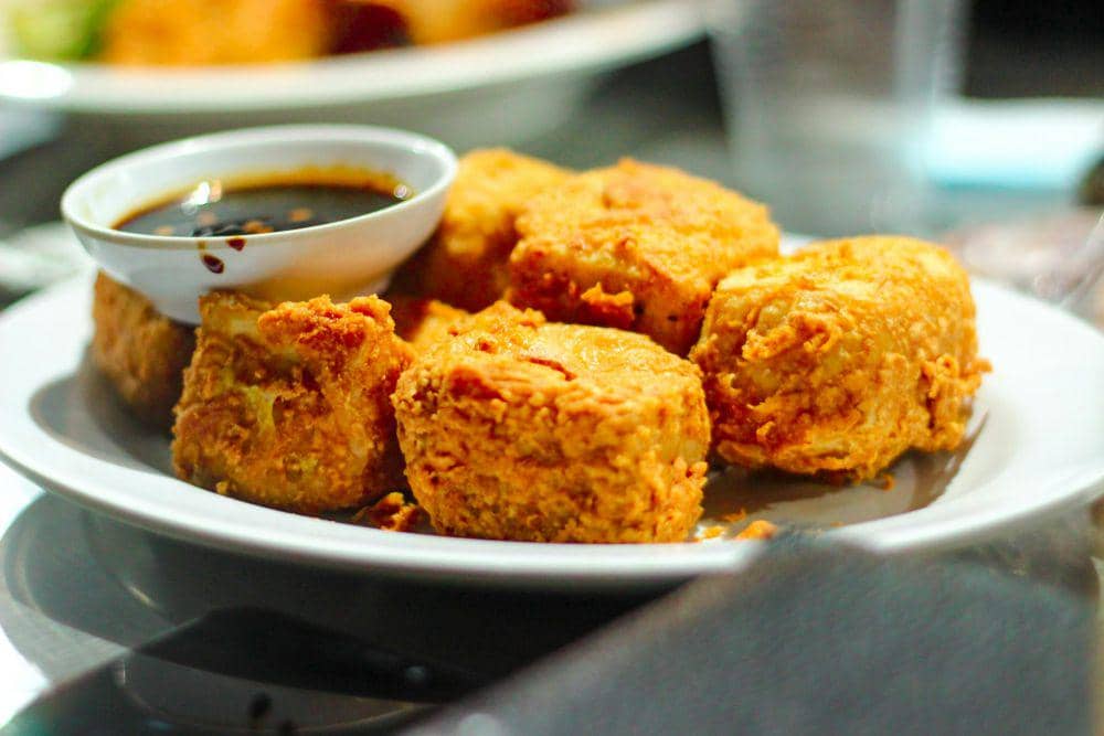 Resep Tahu Crispy Bumbu Daun Jeruk yang Renyah dan Segar | IDN Times