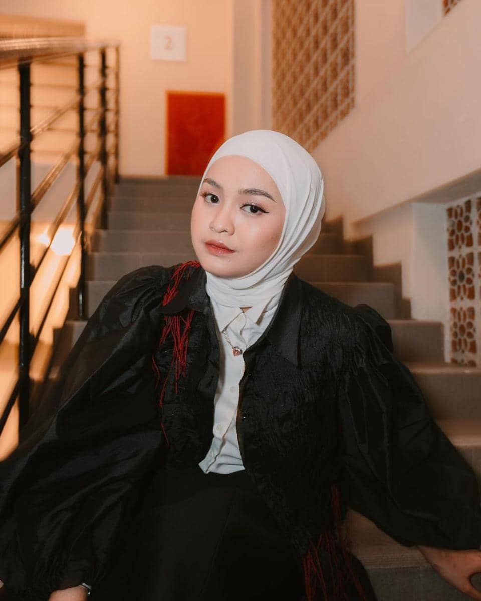 Lirik Berharap Pada Timur - Salma Salsabil | IDN Times