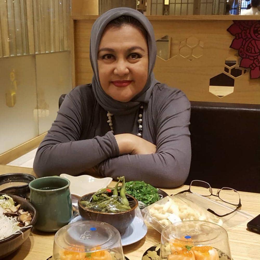 Profil Emilia Contessa, Penyanyi Senior yang Meninggal Dunia | IDN Times
