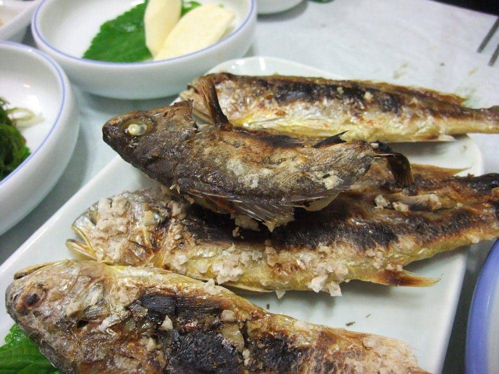 Warung Ikan Bakar di Pantai Watu Ulo Jember | IDN Times Jatim