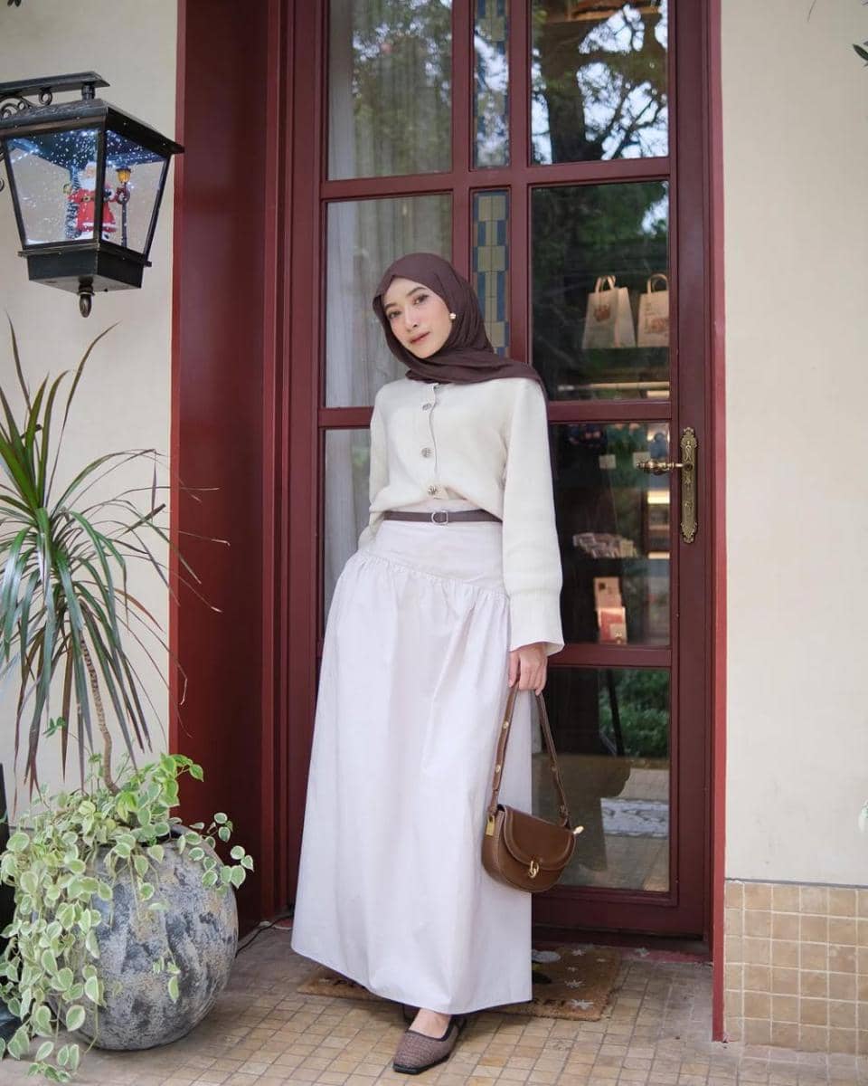 Warna Mahogany Cocok dengan Warna Apa? Cari Tahu, Yuk! | IDN Times