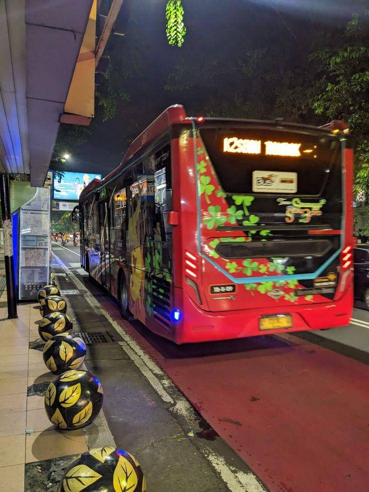 Rute, Jadwal, dan Tarif Suroboyo Bus Terbaru 2025 | IDN Times Jatim