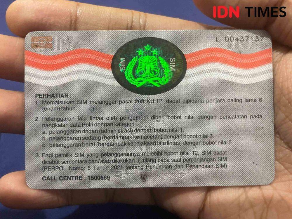 Berapa Denda Tilang Tidak Bawa SIM dan STNK? Ini Kisarannya | IDN Times