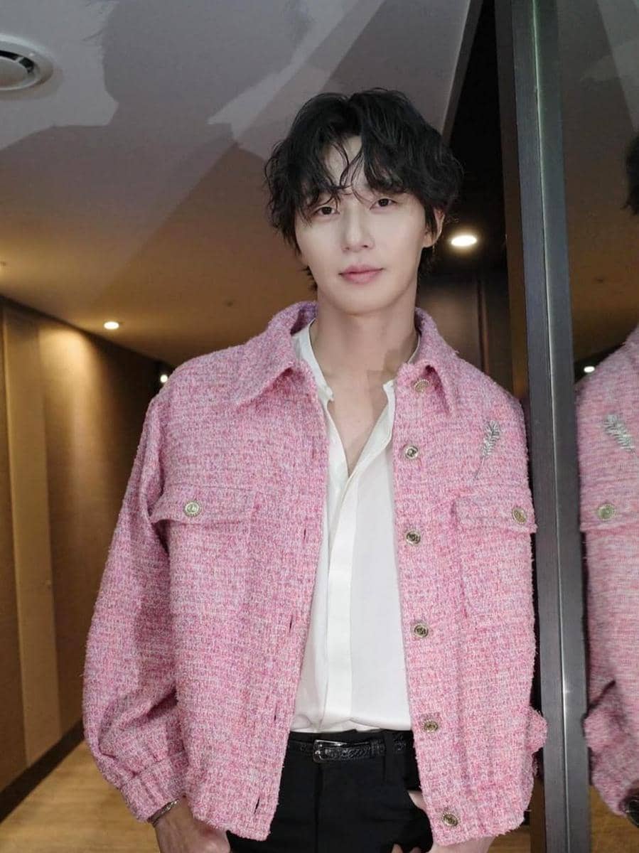 7 Jenis Perm Rambut Pria yang Bikin Tampilan Makin Keren | IDN Times