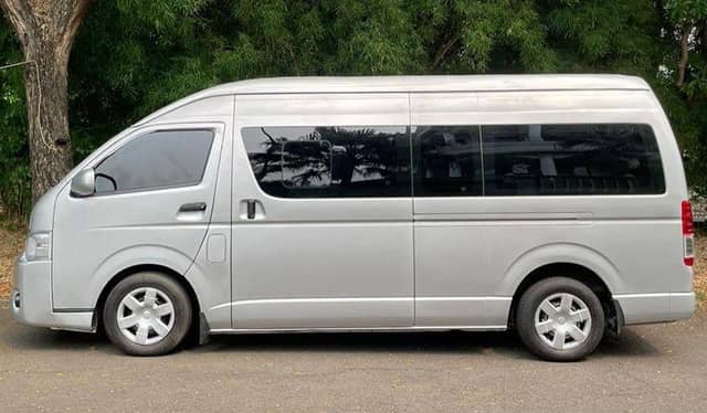 Toyota Hiace Isi Berapa Kursi? Segini Kapasitasnya | IDN Times