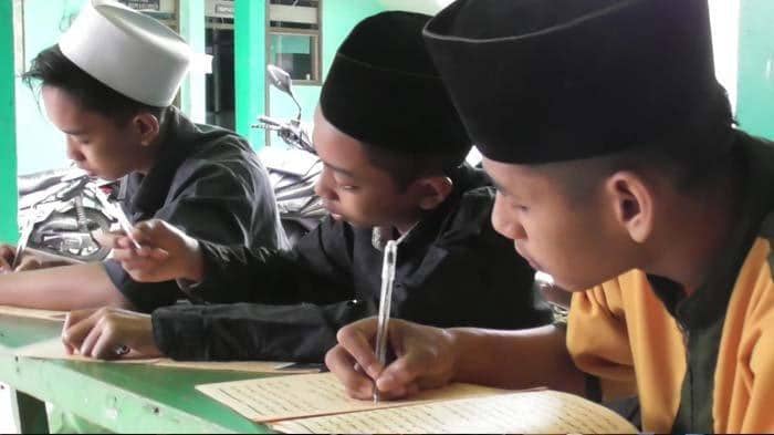 Arti Innalillahi dan Tulisan Innalillahi yang Benar | IDN Times