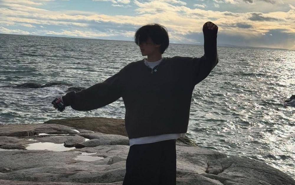 Lirik Lagu Blue - Yung Kai dan Terjemahan Bahasa Indonesia | Duniaku.com