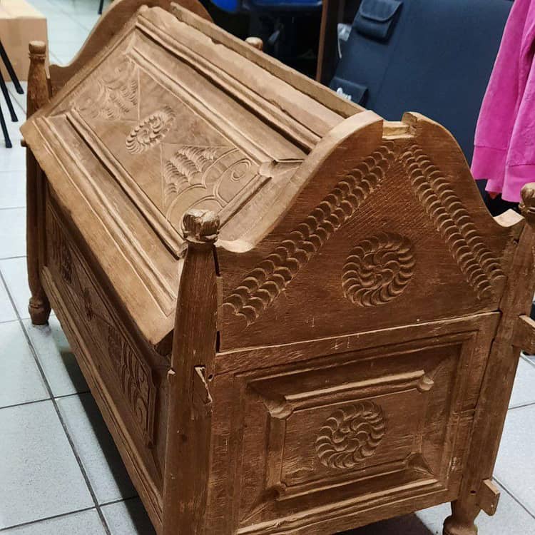 Mengenal Jodang, Peti Kayu dalam Tradisi Lamaran Adat Jawa | IDN Times ...