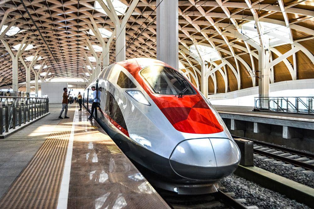 Perbedaan Tiket First Class dan Business Class Kereta Whoosh | IDN Times