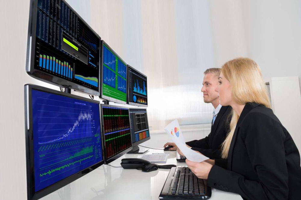 5 Fakta Bloomberg Terminal, Alat Wajib Investor Profesional | IDN Times