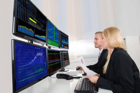 5 Fakta Bloomberg Terminal, Alat Wajib Investor Profesional | IDN Times