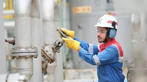 Perbandingan Gaji Pegawai Pertamina dan Shell Indonesia | IDN Times