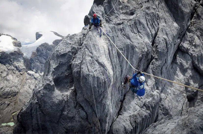 Jalur Pendakian Carstensz Pyramid Puncak Tertinggi Indonesia | IDN Times