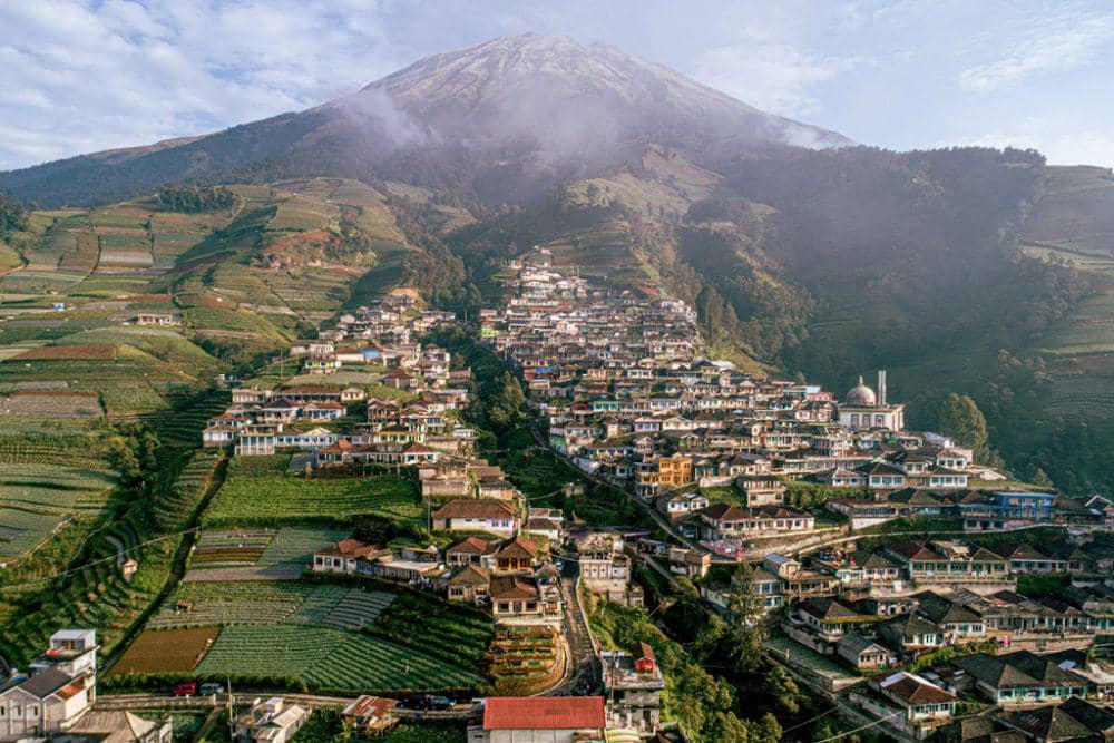 7 Puncak Gunung Tertinggi (Seven Summits) di Jawa Ada Semeru | IDN Times