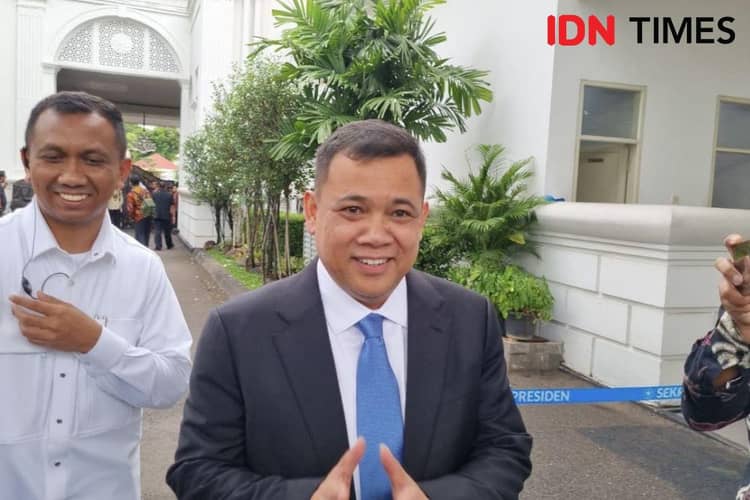 Profil Haji Isam yang Terima Bintang Mahaputera Utama dari Prabowo ...