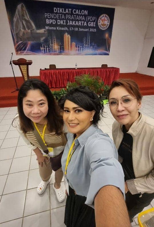 7 Potret Tamara Geraldine yang Kini Jadi Pastor | IDN Times
