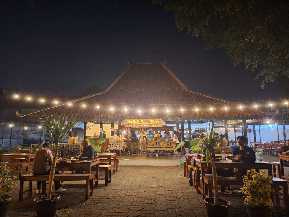 Pendopo Lawas, Angkringan Hits di Alun-Alun Utara Jogja | IDN Times Jogja