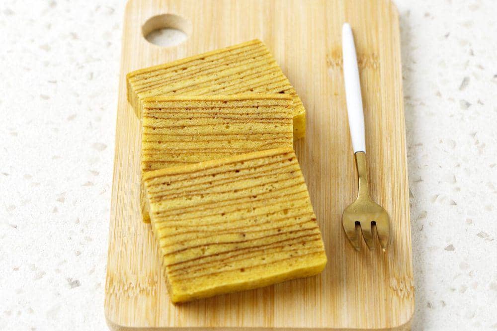 Daftar Menu dan Harga Lapis Legit Anggrek Viral | IDN Times