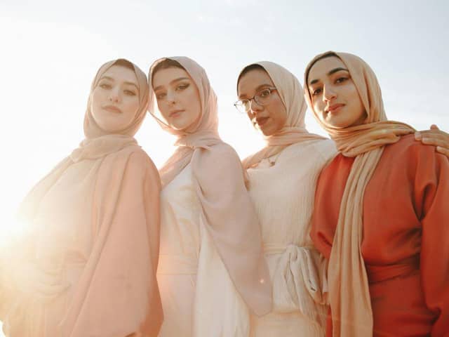 7 Ide Dresscode Bukber 2025 yang Lucu, Seru-seruan Bareng! | IDN Times