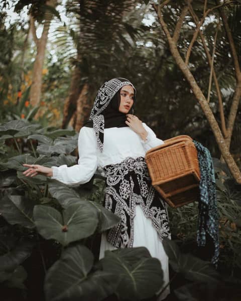 7 Ide Dresscode Bukber 2025 yang Lucu, Seru-seruan Bareng! | IDN Times