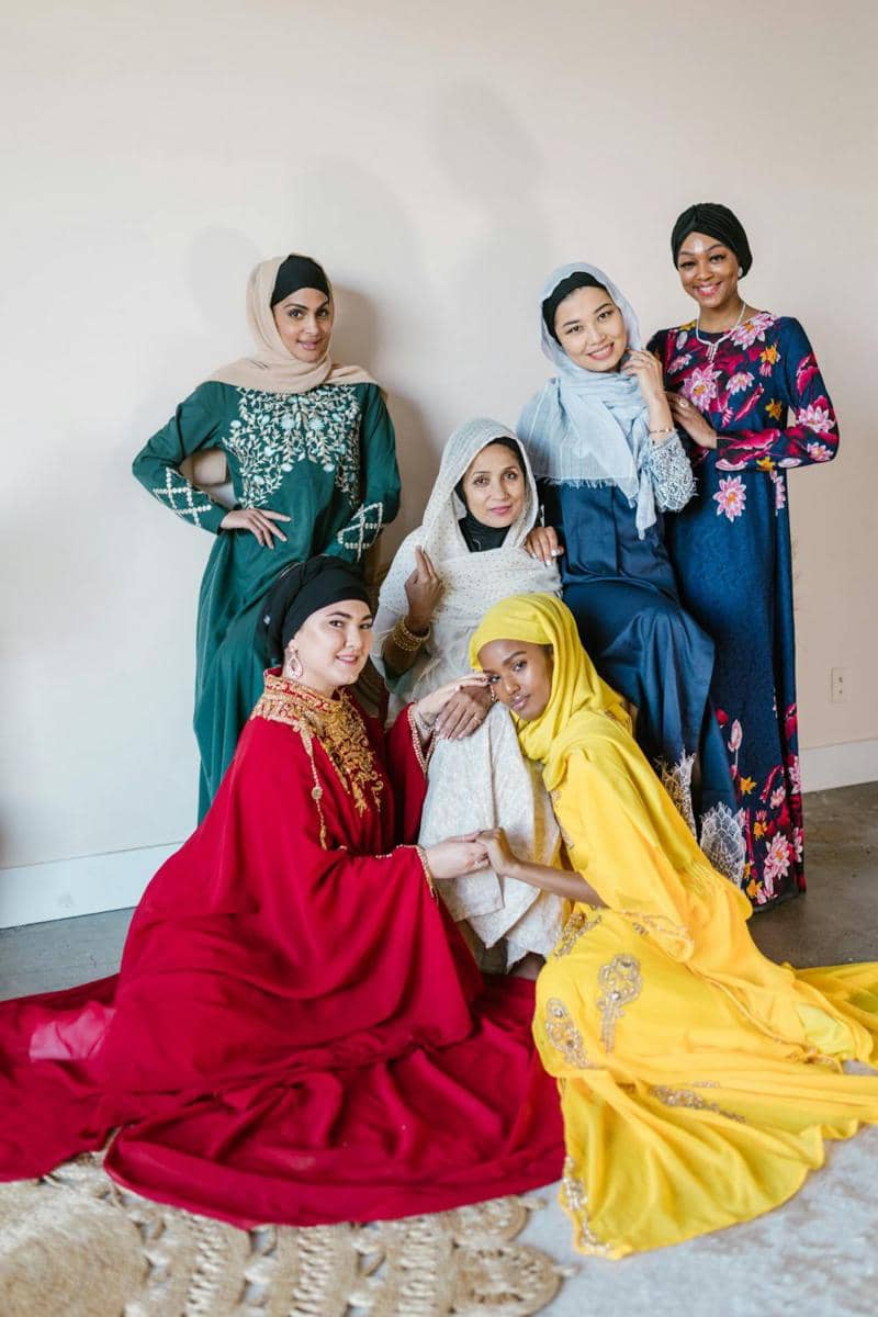 7 Ide Dresscode Bukber 2025 yang Lucu, Seru-seruan Bareng! | IDN Times