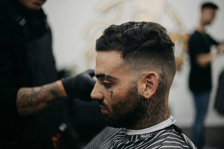 7 Variasi Model Rambut Mid Fade Pria yang Maskulin, Modern! | IDN Times