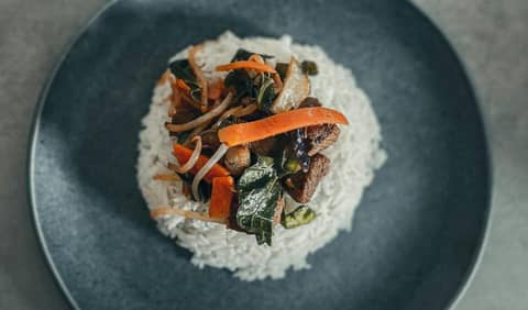 Resep Nasi Gila Menteng ala Devina Hermawan, Enaknya Nagih! | IDN Times