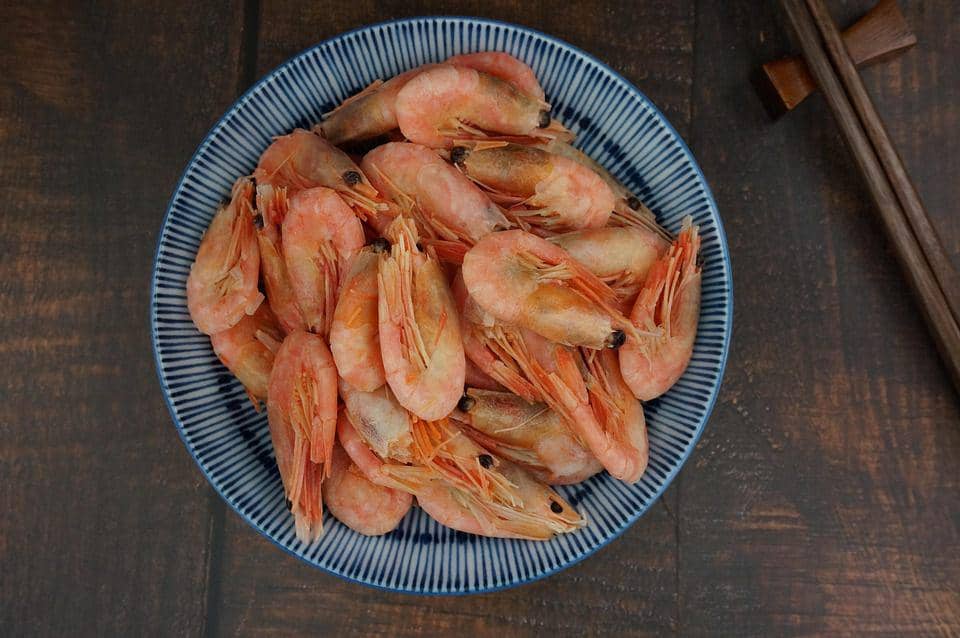 Resep Udang Goreng Bawang Putih yang Gurih, Begini Caranya! | IDN Times