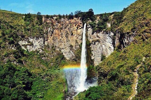 Air Terjun Terindah di Indonesia yang Wajib Kamu Jelajahi | IDN Times NTB