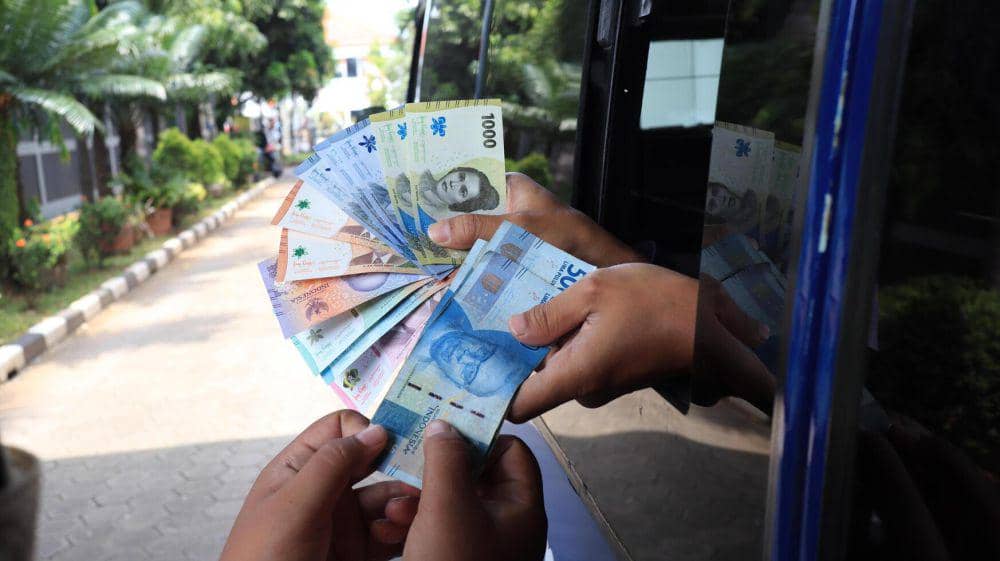 Perbedaan Uang Logam dan Uang Kertas, Apa Saja? | IDN Times