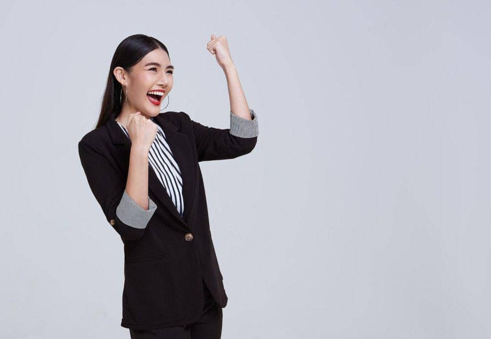 6 Suka Duka Bekerja sebagai Teller di Bank, Jenjang Karier Jelas! | IDN ...