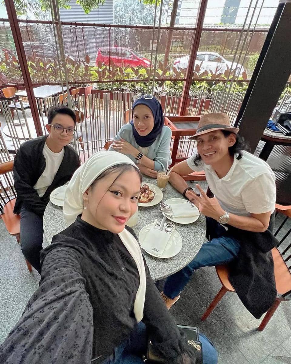 7 Potret Keluarga Cemara Faizal Hussein, Tokoh Walid | IDN Times