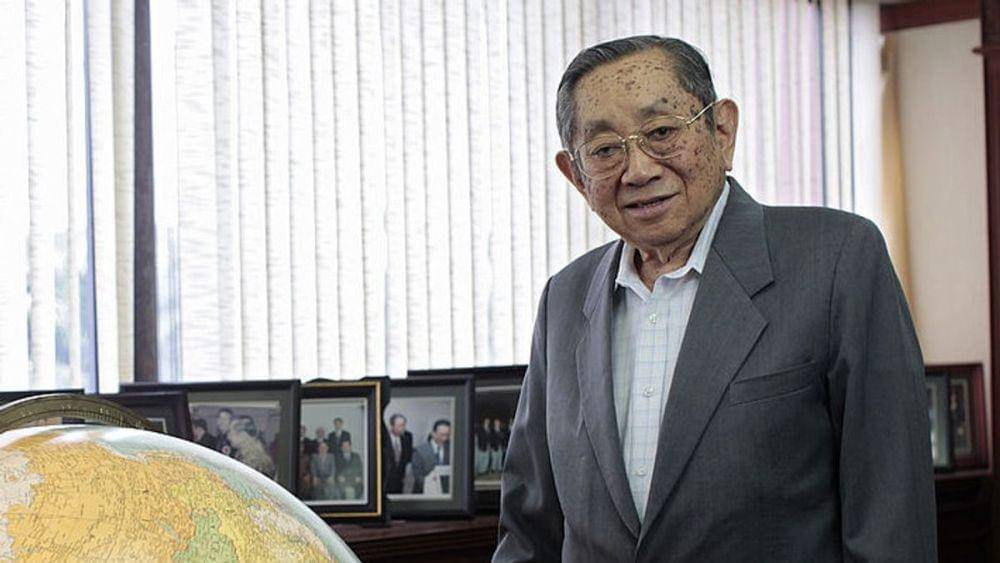 Pemilik Alam Sutera: Profil The Ning King, Karier, dan Harta | IDN Times