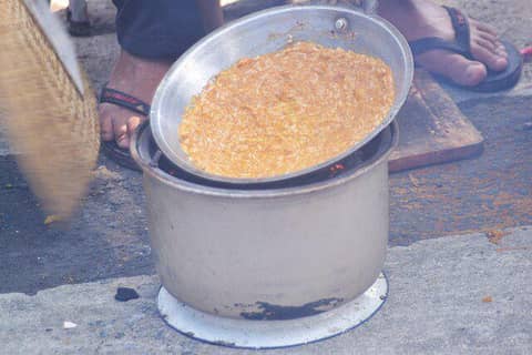 5 Tips Bikin Kerak Telor Betawi yang Renyah dan Wangi Sangit | IDN Times