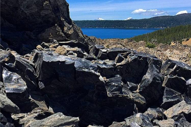 10 Fakta Menarik Batu Obsidian, Alat Andalan sejak Manusia P | IDN Times