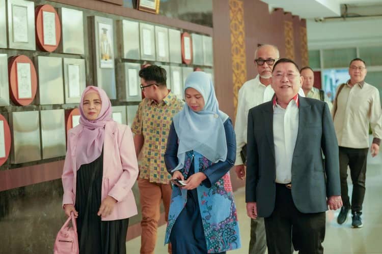 Profil Jerry Hermawan Lo, Konglomerat Pemilik JHL Group | IDN Times