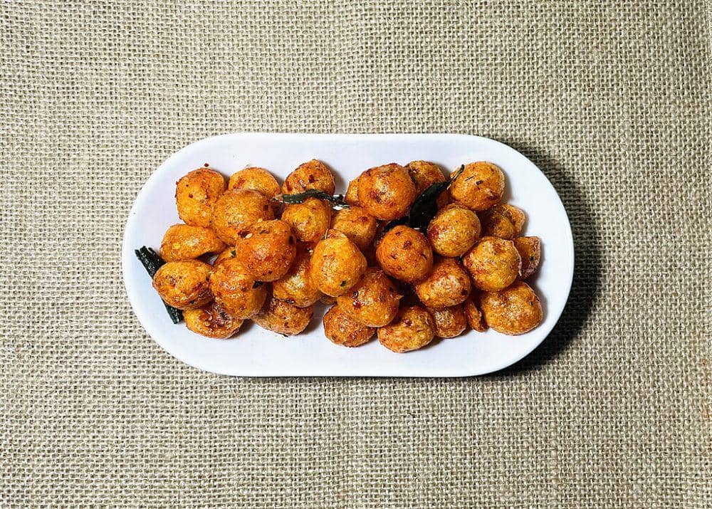 Menu Cimol Bojot AA, Jajanan Kaki Lima yang Kini Naik Kelas | IDN Times