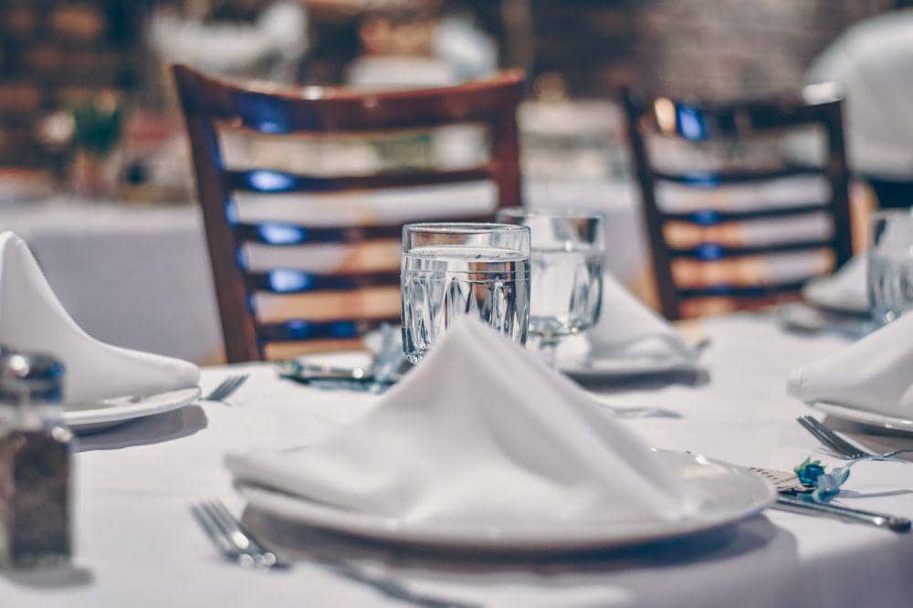 7 Etika Makan atau Table Manner yang Penting untuk Diketahui | IDN Times