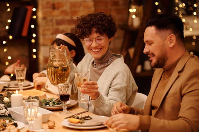 7 Etika Makan atau Table Manner yang Penting untuk Diketahui | IDN Times