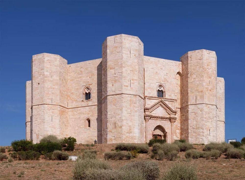 4 Fakta Menarik Castel del Monte, Kastel yang Penuh Simbol M | IDN Times