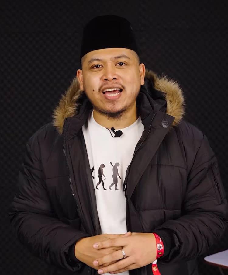 Biodata dan Profil Tretan Muslim, Komika Jebolan SUCI 2013 | IDN Times