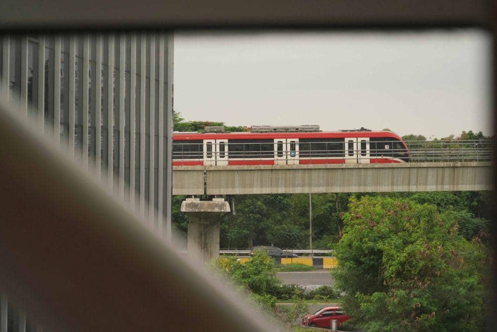 Info Operasional KRL, LRT, MRT, dan TransJakarta Hari Ini | IDN Times