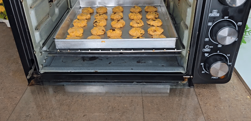 Resep Cookies Kurma Cornflakes yang Renyah dan Lumer di Mulut | IDN Times