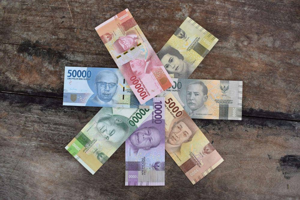 Kenapa Nilai Tukar Rupiah Bisa Naik dan Turun? Cekidot! | IDN Times