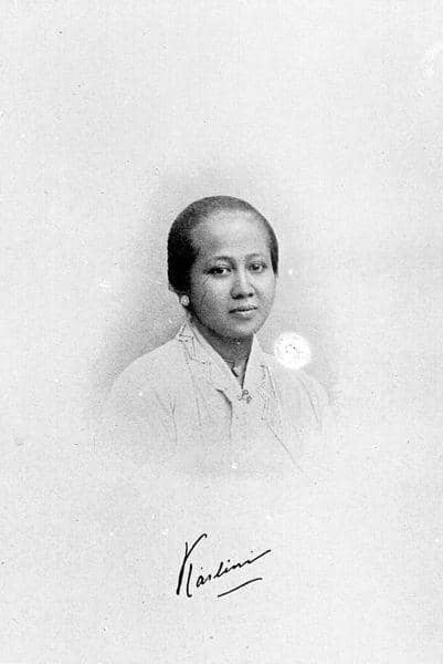 Foto Raden Ajeng Kartini, Sosok Pahlawan Perempuan Indonesia | IDN Times